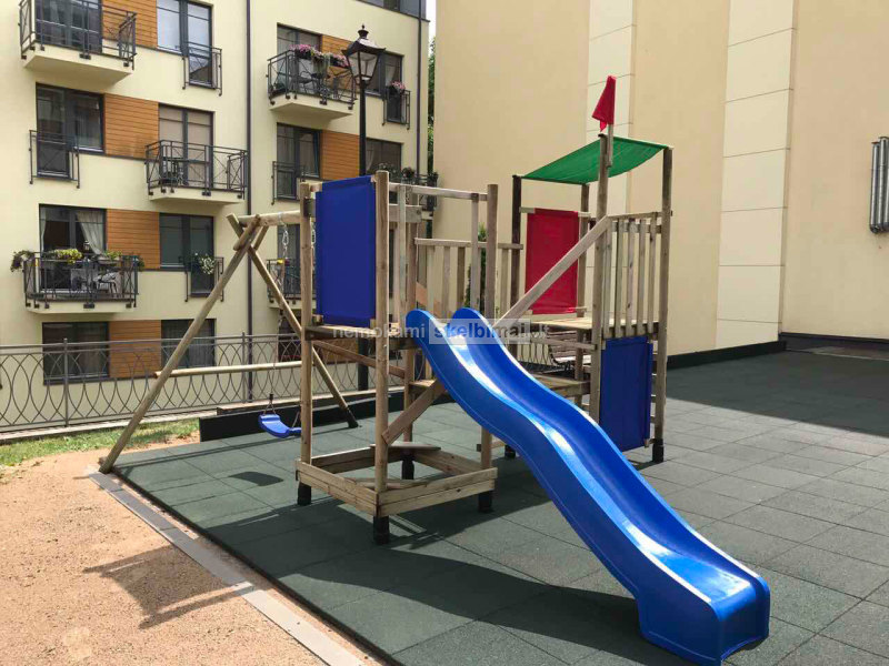 Medinės vaikų žaidimų aikštelės, sūpynės