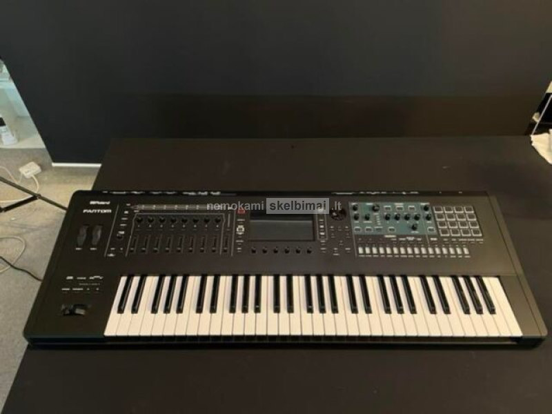 Roland VR - 09 Roland FANTOM - 6 YAMAHA PSR - 550